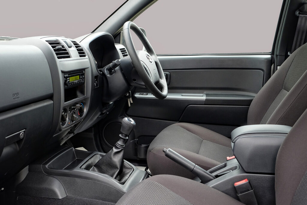 Great Wall Steed single cab vs Toyota Hilux Workmate cab chassis