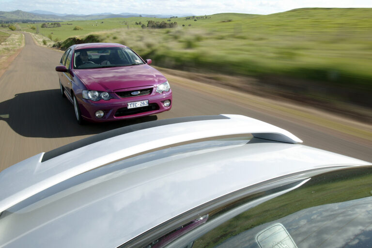 Holden Commodore SV6 vs Ford Falcon XR6 comparison review: Classic MOTOR