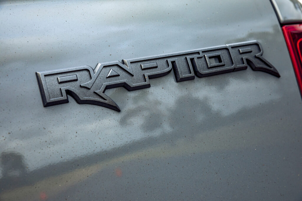 2021 Toyota HiLux Rugged X vs Ford Ranger Raptor vs Jeep Gladiator ...