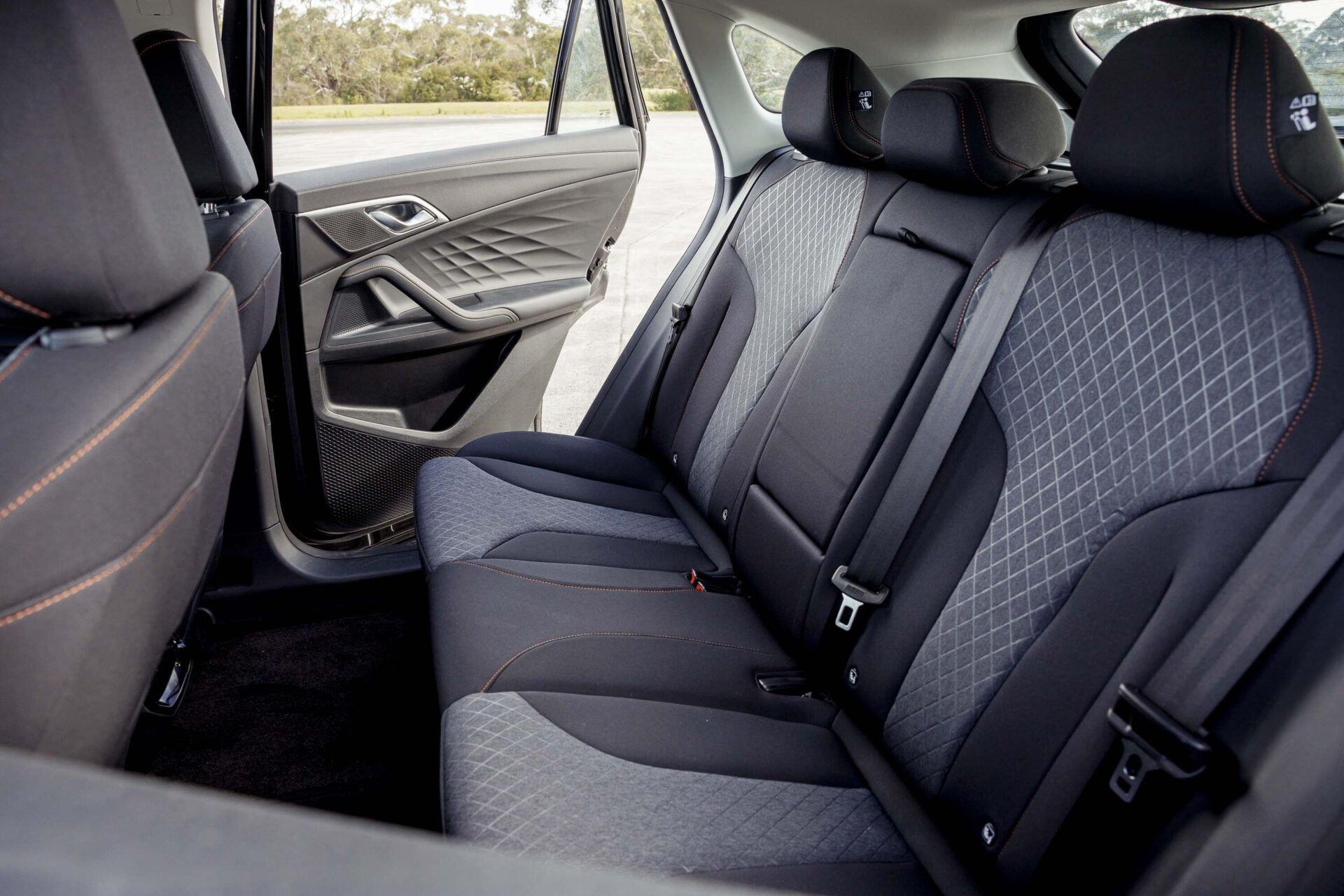 2025 MG HS review: Updated mid SUV now a serious contender