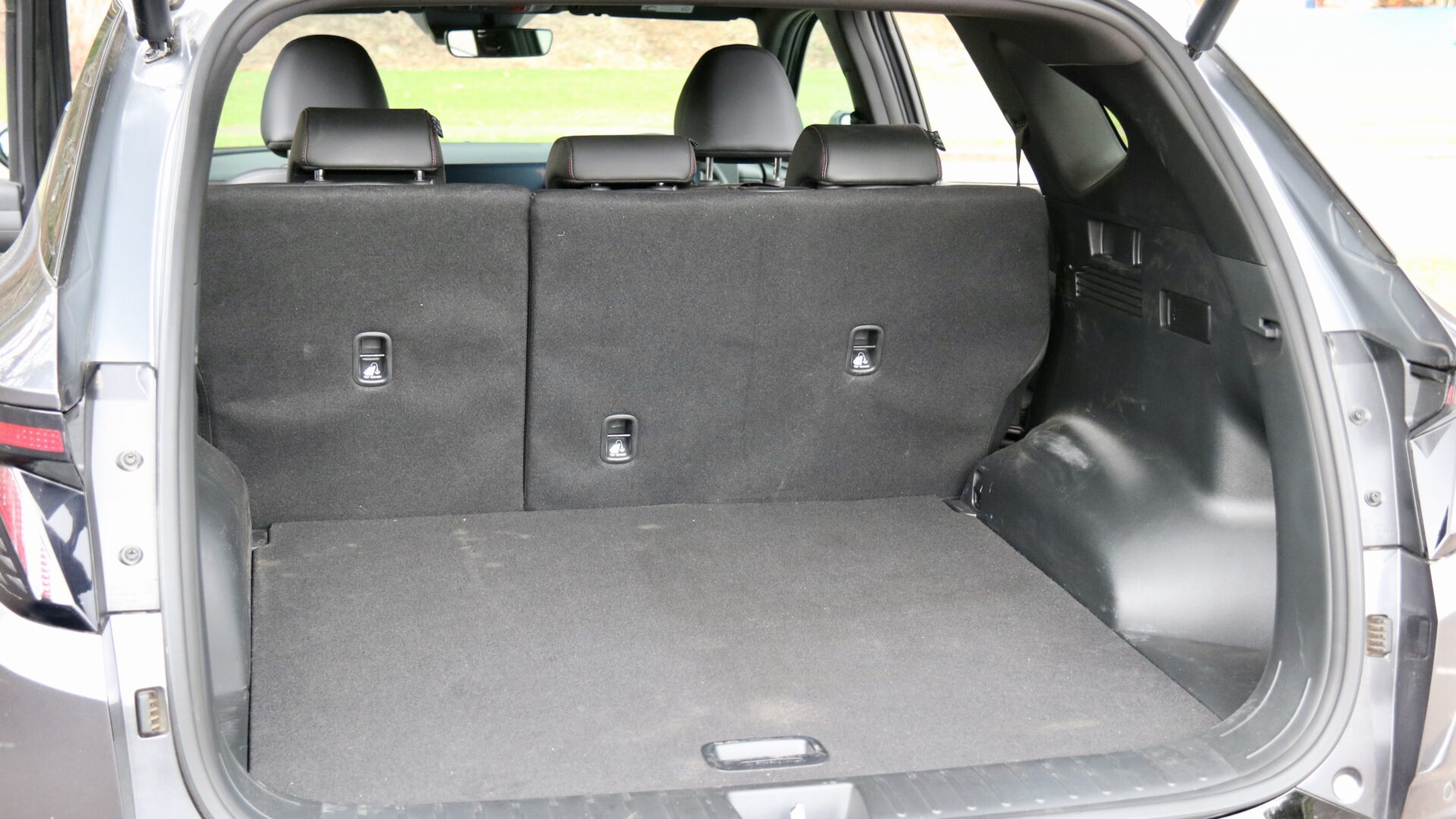 Top 10 biggest mid-size SUV boots