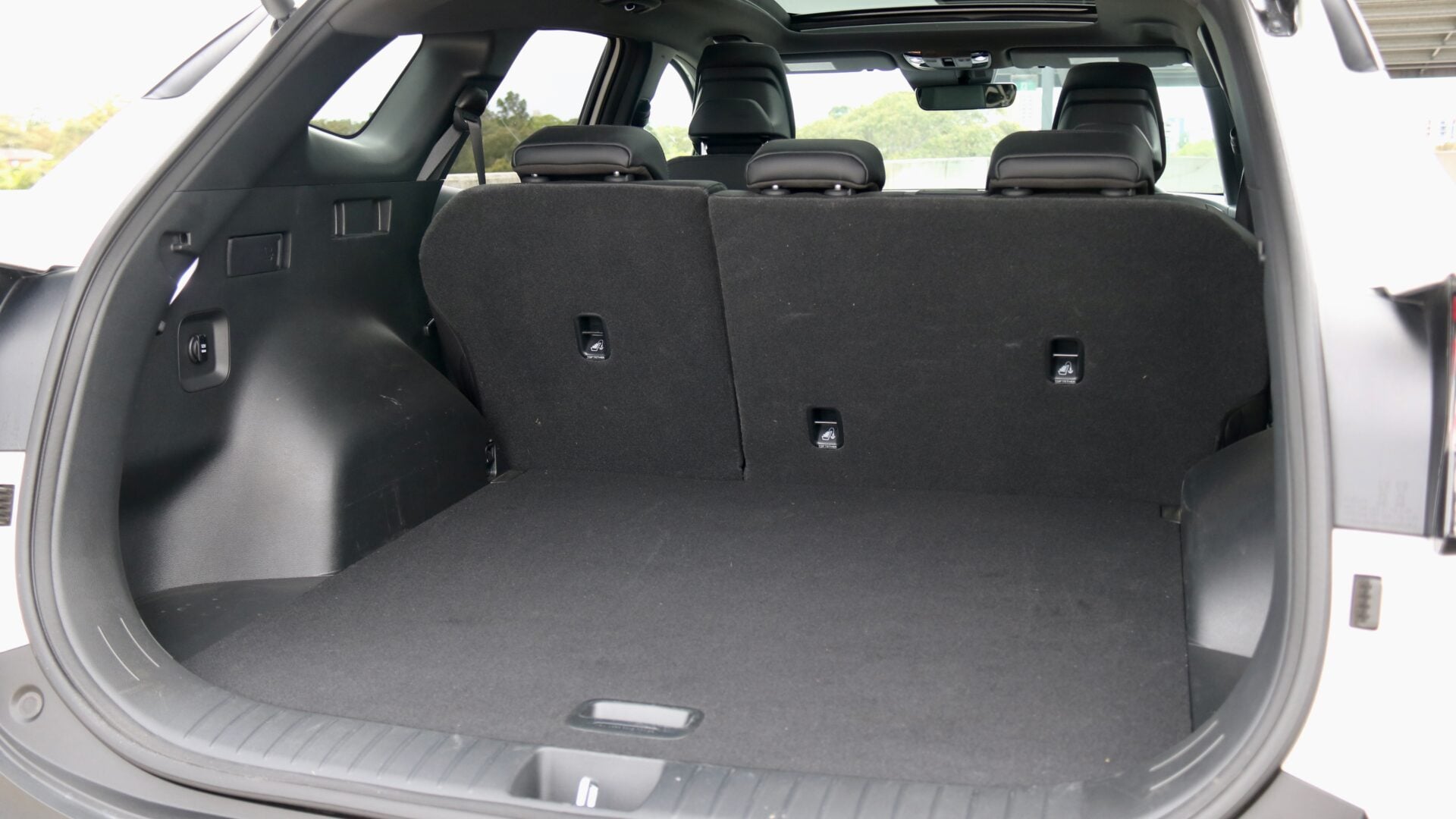 Top 10 biggest mid-size SUV boots