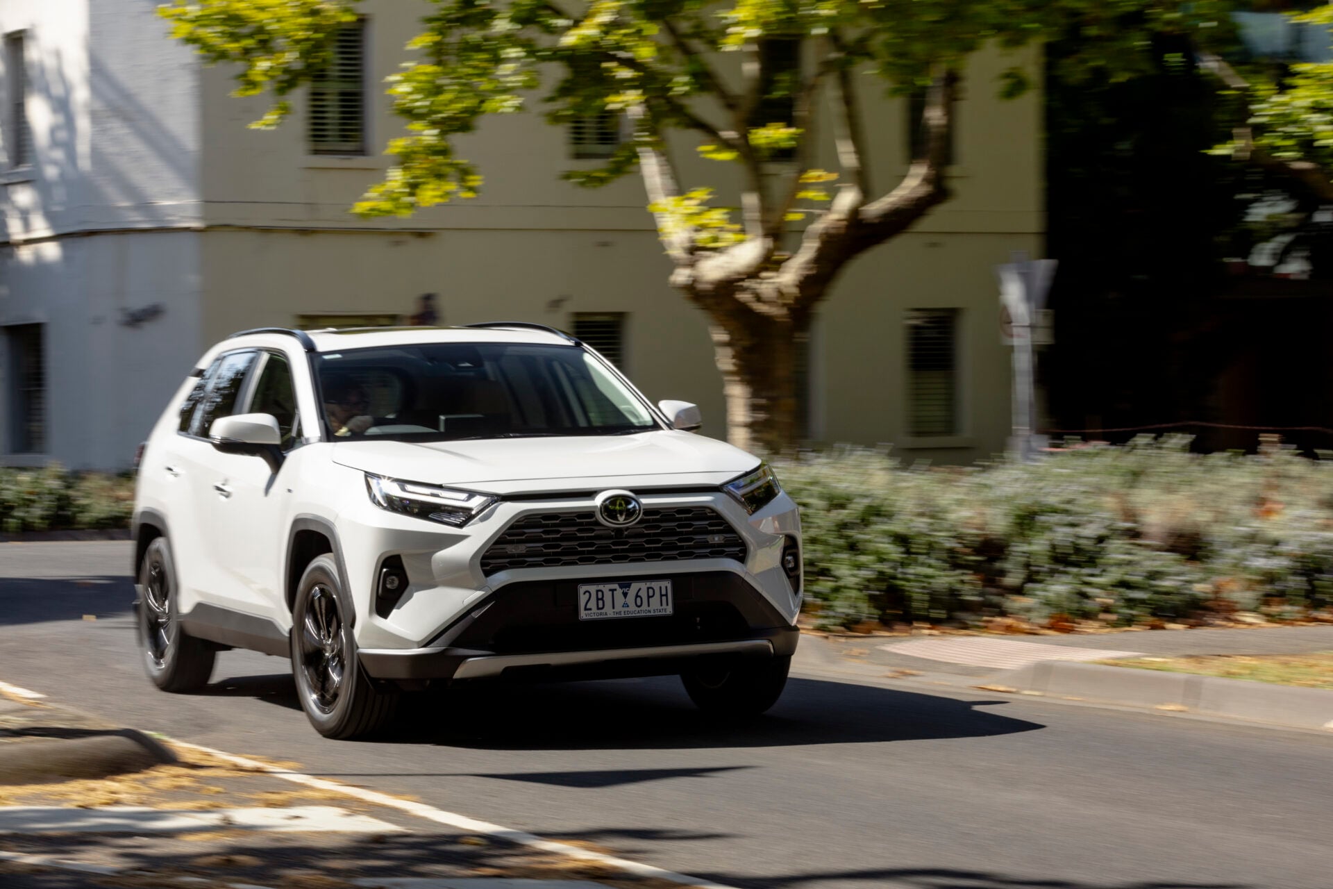 Who makes the most fuel efficient mid-size SUV?