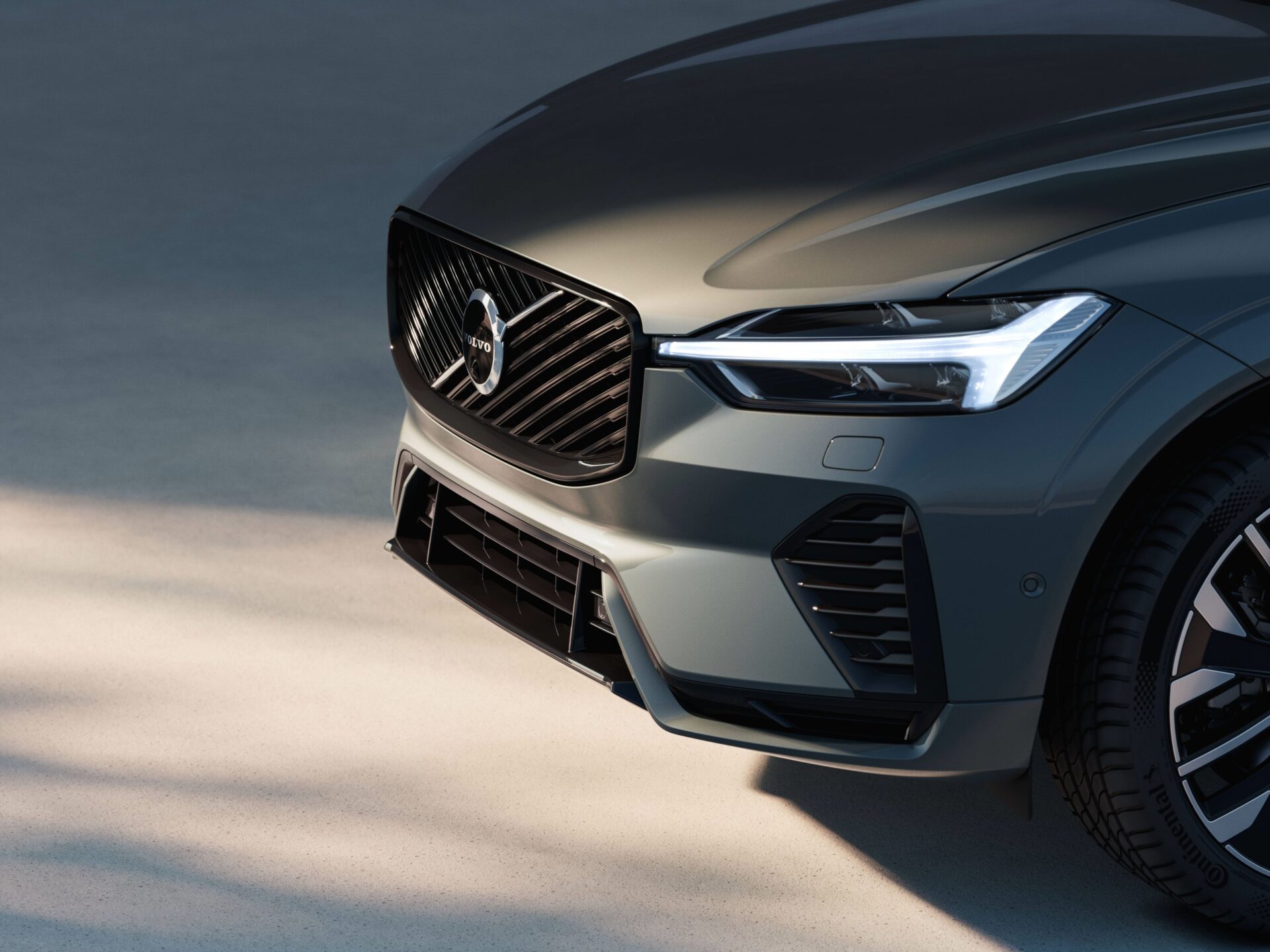 Volvo XC60: Refreshed model revealed with tech and design upgrades ...