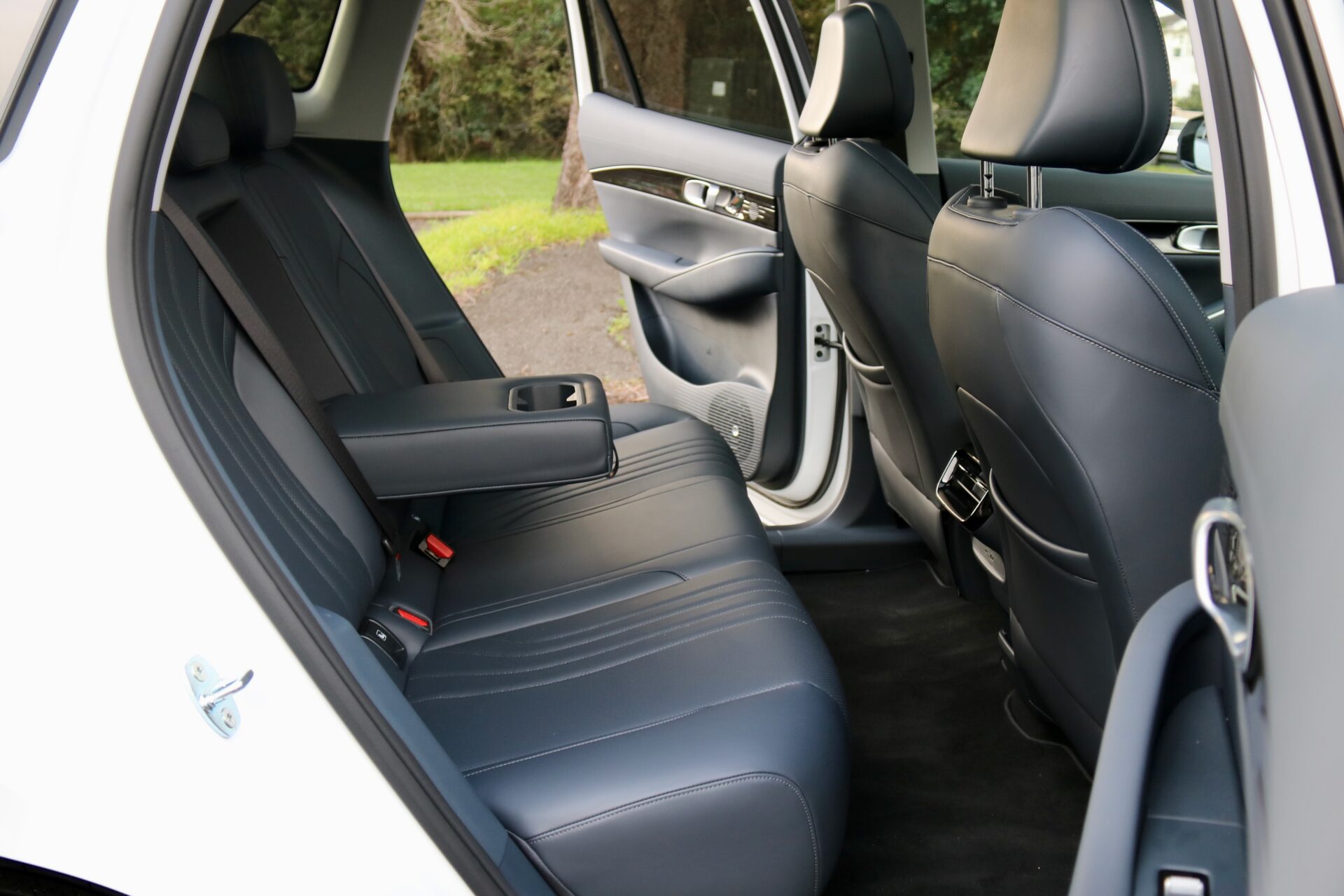 Geely EX5 mid-size SUV: Volvo and Polestar owner finally debuts its own ...