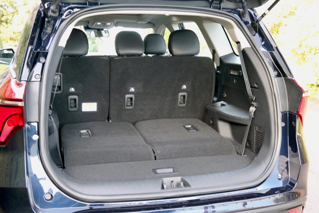 Mahindra XUV700 review: Sure, it’s a bargain, but what else does the ...
