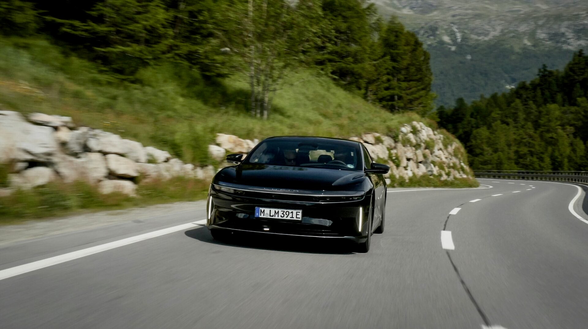 Silicon Valley’s Lucid Air sets new world record for electric driving range
