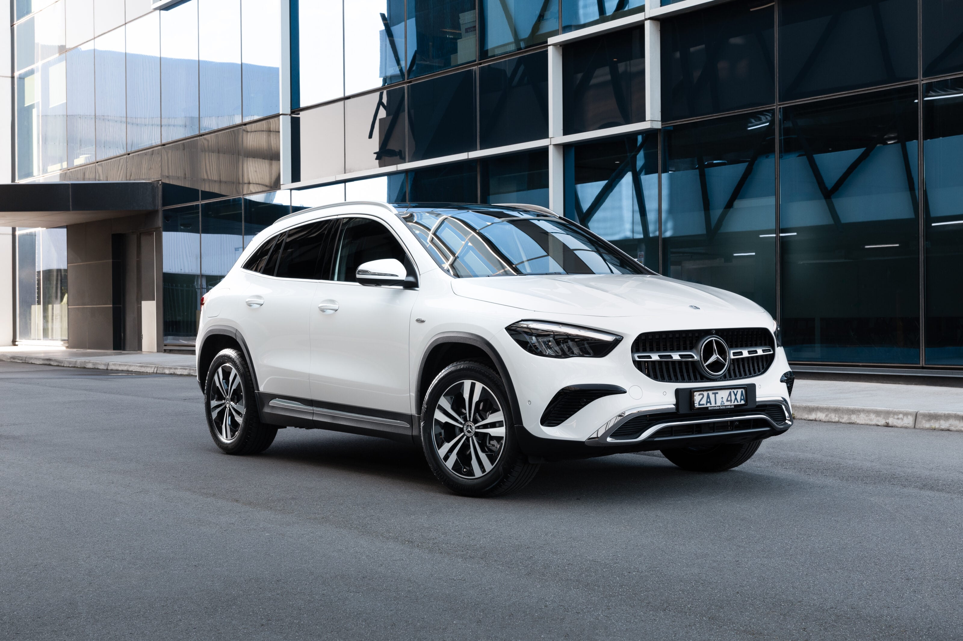 Mercedes-Benz expands plug-in hybrid line-up with launch of GLA 250 e ...