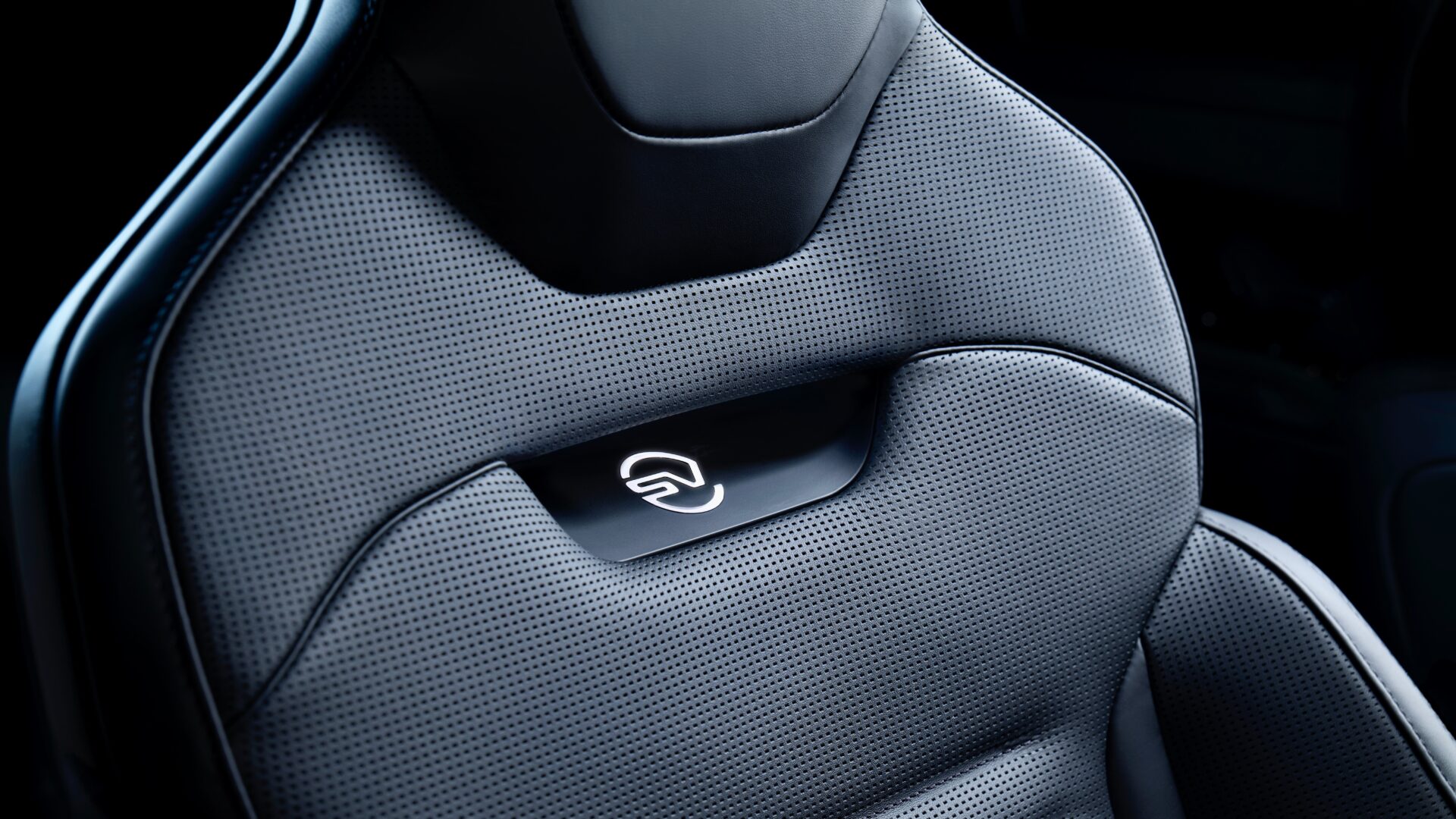 Range Rover Sport SV performance SUV returns with new Black Edition