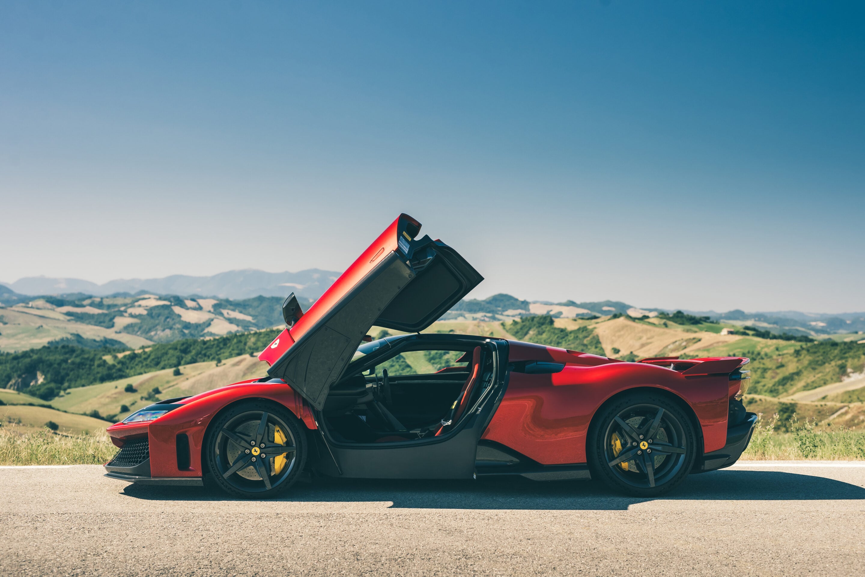 Ferrari has a manual 12Cilindri and an F80 Roadster on the way to ...
