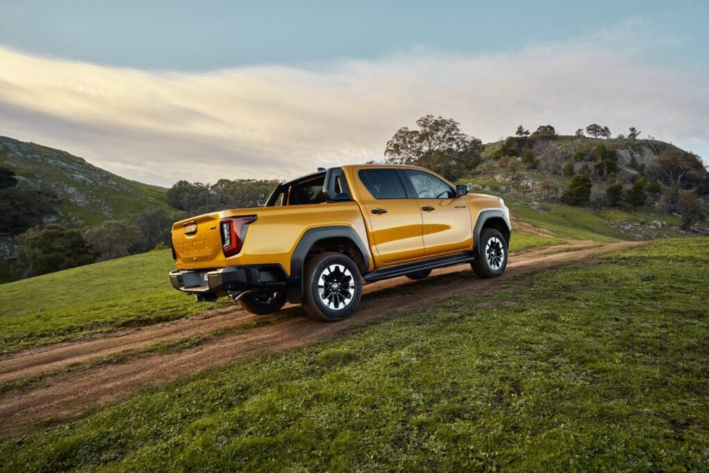 2026 Toyota HiLux revealed! Discover all the details on the new-gen ...