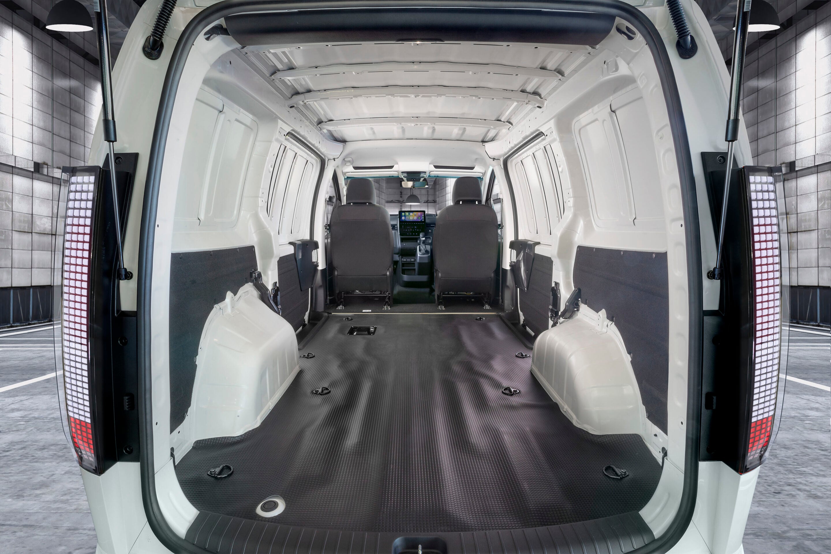 Best Commercial Vans 2026: Medium