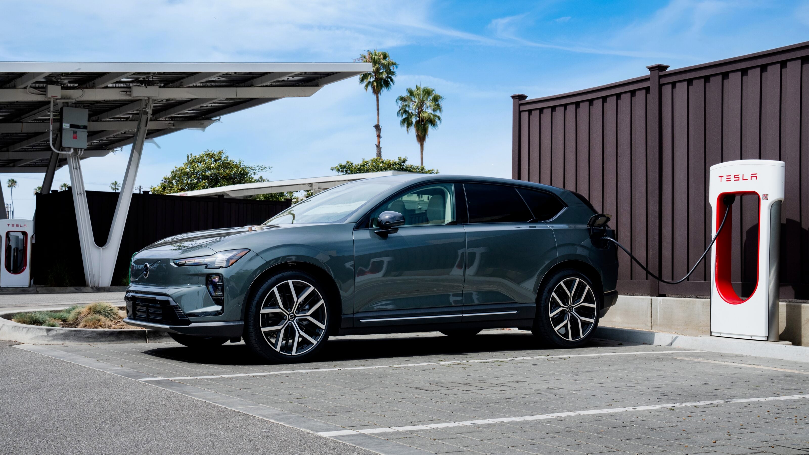 Volvo launches new auto pay feature to make EV charging easier